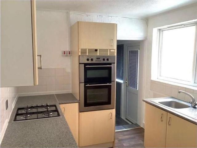 3 bedroom houseboat to rent