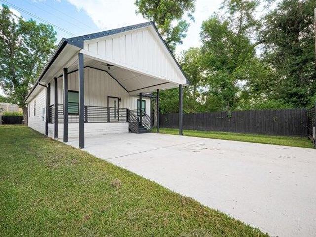 3 bedroom, Houston TX 77026 94082859