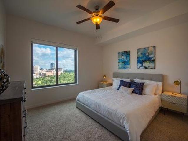 3 bedroom, Houston TX 77030 38940440