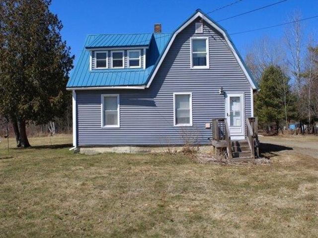 3 bedroom, Howland ME 04448 102061729