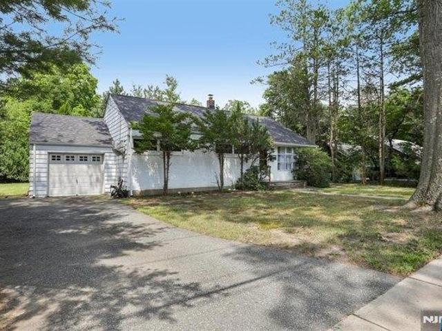3 bedroom, Ho Ho Kus NJ 07423 104375642