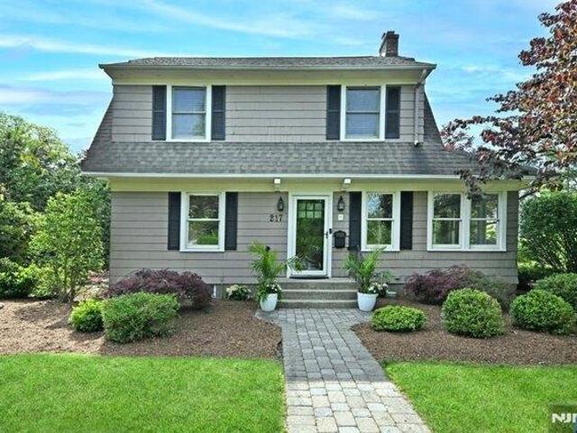 3 bedroom, Ho Ho Kus NJ 07423 104410600