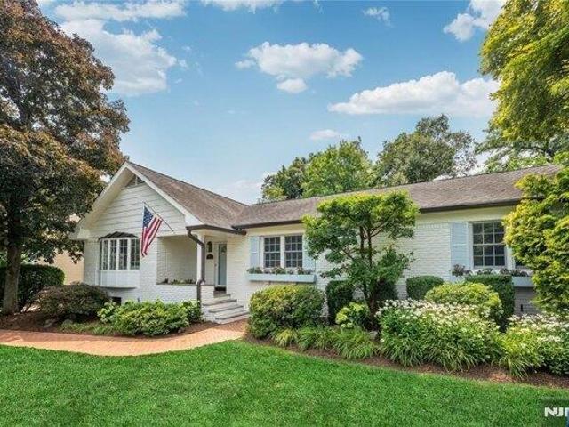 3 bedroom, Ho Ho Kus NJ 07423 104410760