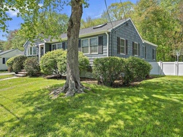 3 bedroom, Holbrook MA 02343 102725750