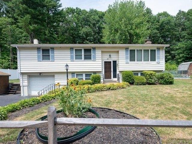 3 bedroom, Holden MA 01522 104994844