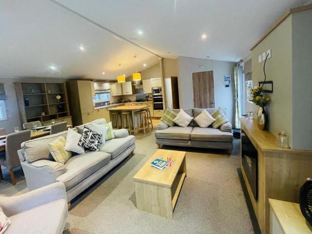 3 bedroom holiday lodge for sale