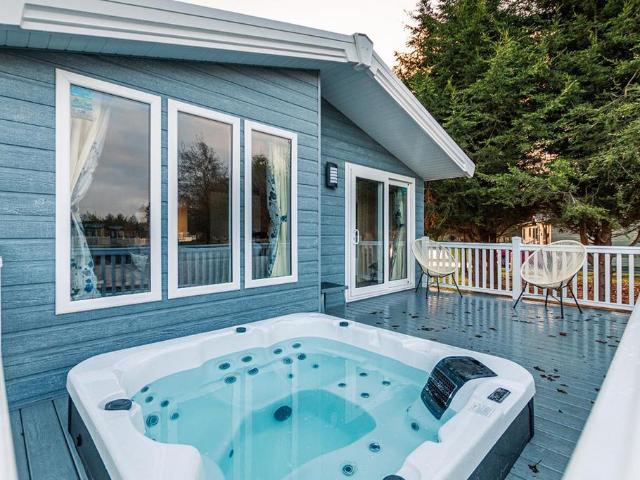 3 bedroom holiday lodge for sale