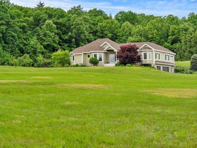 3 bedroom, Hollis NH 03049 LS102801589