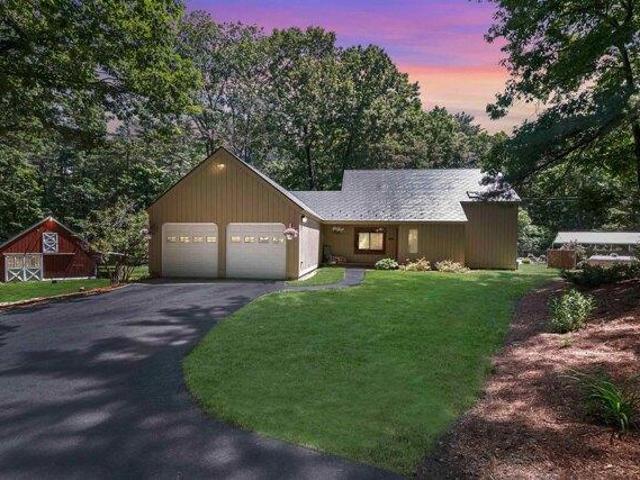 3 bedroom, Hollis NH 03049 105093379