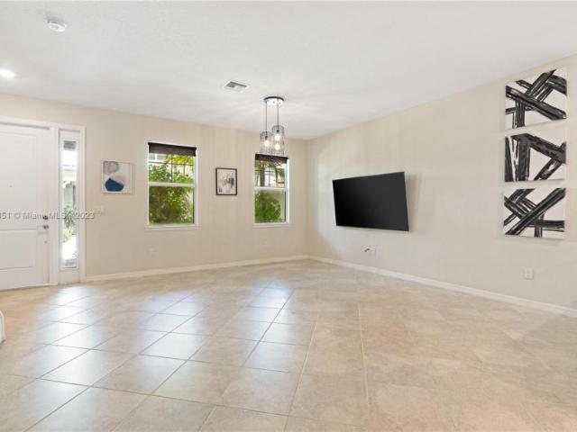 3 bedroom, Hollywood FL FL 33021 102659778