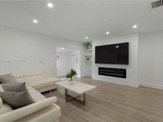 3 bedroom, Hollywood FL 33020 84043906