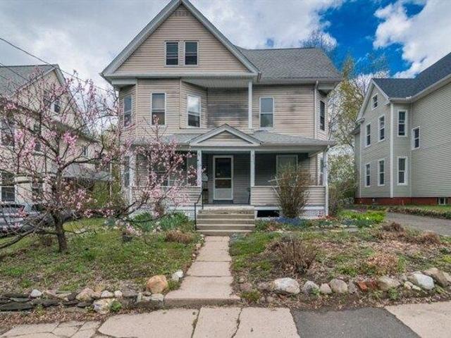 3 bedroom, Holyoke MA 01040 101899368