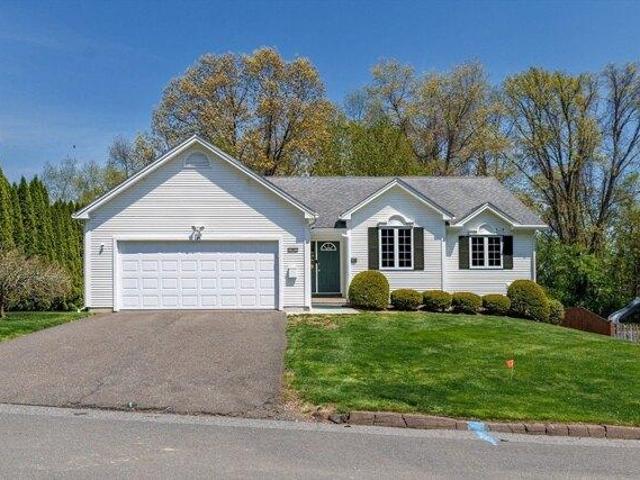 3 bedroom, Holyoke MA 01040 102154675
