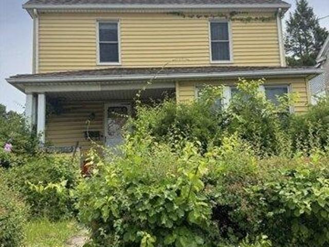 3 bedroom, Holyoke MA 01040 104264245