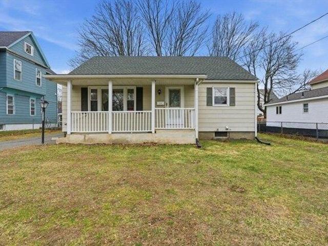 3 bedroom, Holyoke MA 01040 LS102959045