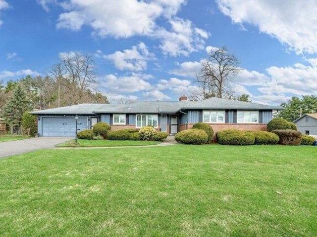 3 bedroom, Holyoke MA 01040 LS103019783