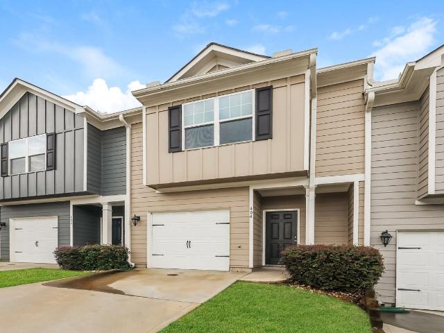 3 Bedroom Home for Rent at 404 Highwood Ln, East Point, GA 30344