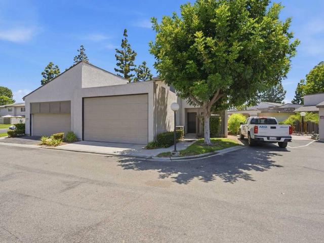 3 Bedroom Home for Rent at 406 N Via Roma, Anaheim, CA 92806 The Canyon
