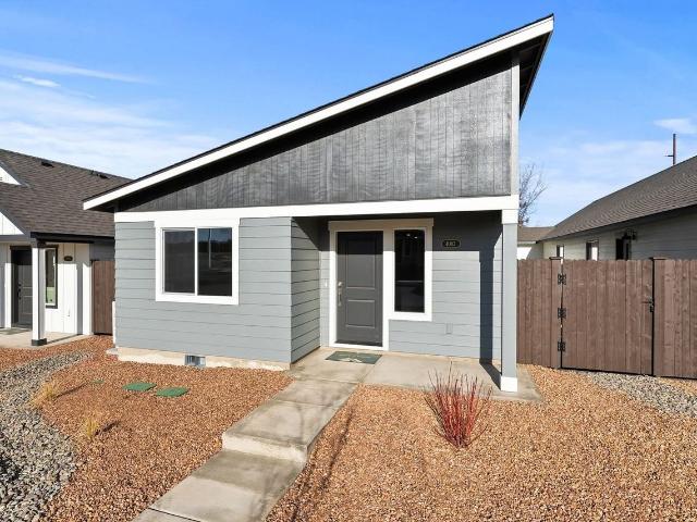 3 Bedroom Home for Rent at 4083 Sw Obsidian Pl, Redmond, OR 97756