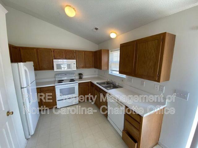 3 Bedroom Home for Rent at 4111 Bryan Furr Dr, Charlotte, NC 28216 Hamilton Circle
