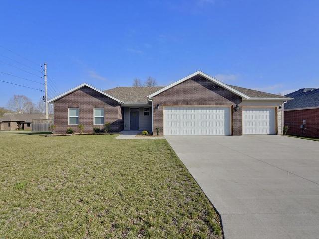 3 Bedroom Home for Rent at 4207 E Eastmoor St, Springfield, MO 65809