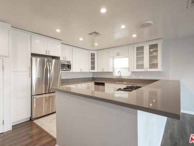 3 Bedroom Home for Rent at 4219 Don Alegre Pl, Los Angeles, CA 90008 Congress West