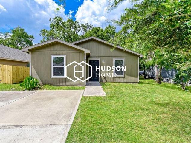 3 Bedroom Home for Rent at 423 Armstrong St, Houston, TX 77029 Clinton Park Tri Community