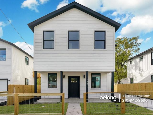 3 Bedroom Home for Rent at 423 N Mesquite St, San Antonio, TX 78202 Dignowity Hill