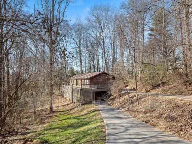 3 Bedroom Home for Rent at 42 Mountain Site Ln, Asheville, NC 28803