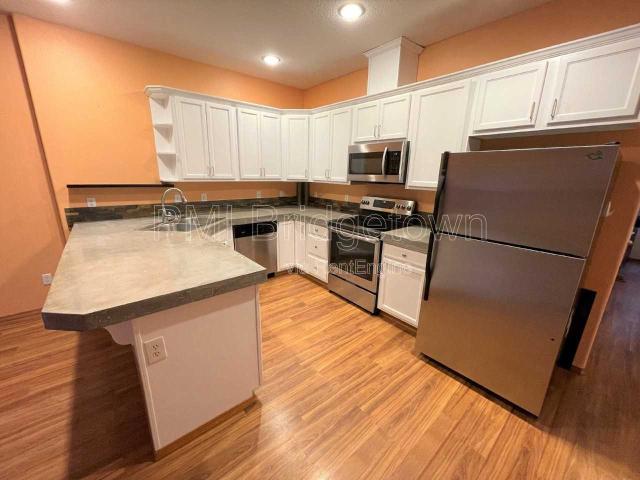3 Bedroom Home for Rent at 4325 Se 79th Ave, Portland, OR 97206 Foster Powell
