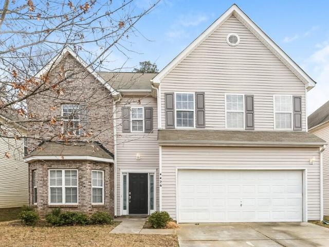4 Bedroom Home for Rent at 4426 Oakburn Dr, Charlotte, NC 28269 West Sugar Creek
