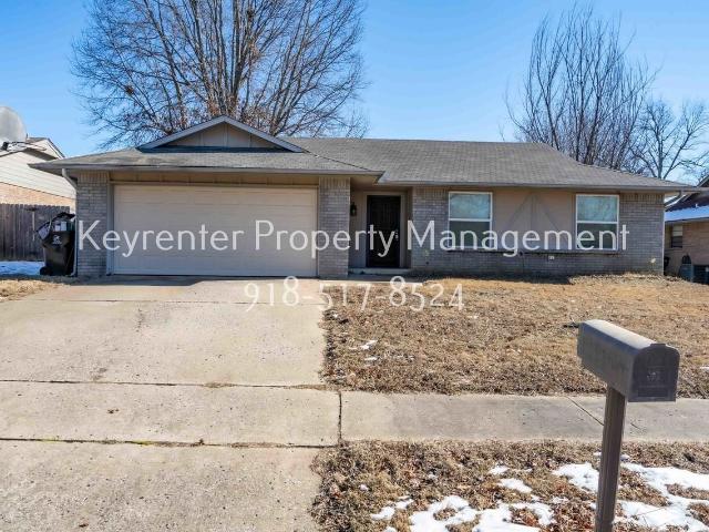 3 Bedroom Home for Rent at 4601 S Cedar Ave, Broken Arrow, OK 74011