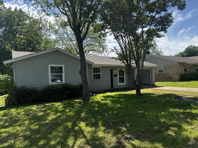3 Bedroom Home for Rent at 4646 Ridgepoint Dr #1, Dallas, TX 75211