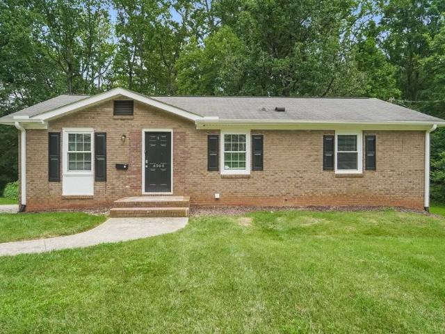 3 Bedroom Home for Rent at 4944 Springview Rd, Charlotte, NC 28213 Hidden Valley