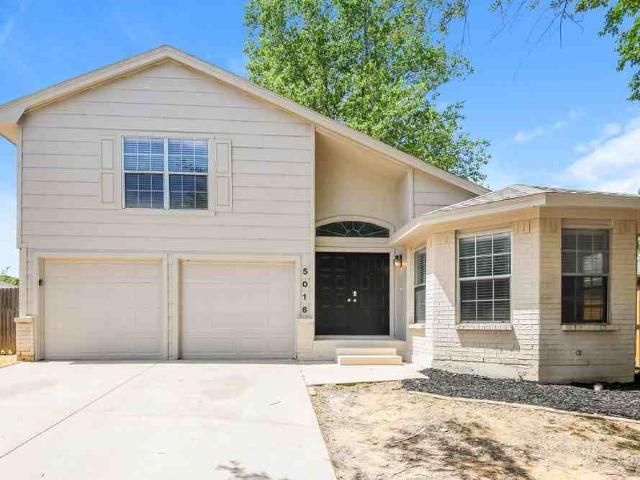 3 Bedroom Home for Rent at 5016 Santa Fe Ct, Arlington, TX 76017