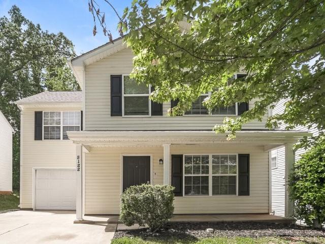 3 Bedroom Home for Rent at 5122 Grays Ridge Dr, Charlotte, NC 28269 West Sugar Creek
