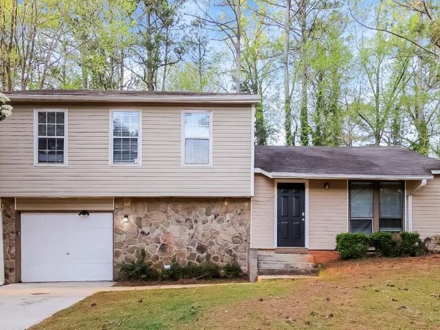 3 Bedroom Home for Rent at 5164 Galbraith Cir, Stone Mountain, GA 30088