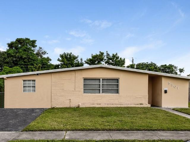 3 Bedroom Home for Rent at 5301 Nw 11th St, Sunrise, FL 33313 Sunrise Golf Village East