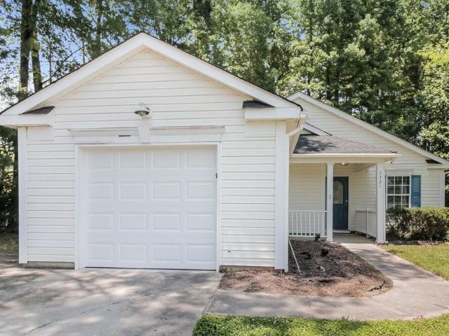 3 Bedroom Home for Rent at 5321 Padstow Ct, Charlotte, NC 28215 Bradfield Farms