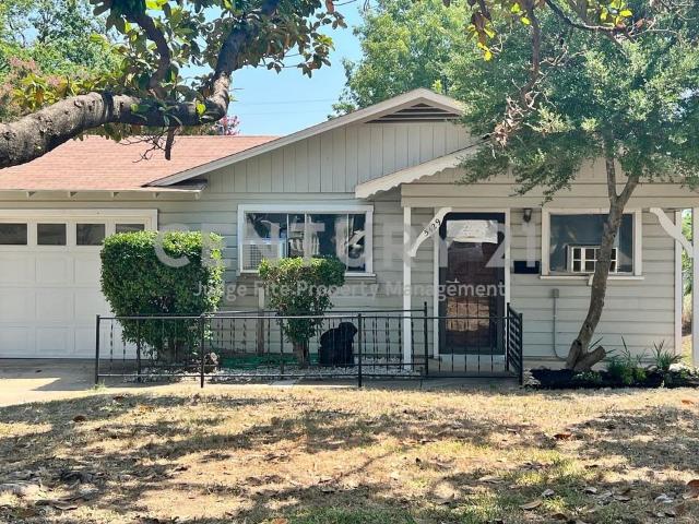 3 Bedroom Home for Rent at 5429 Farnsworth Ave, Fort Worth, TX 76107