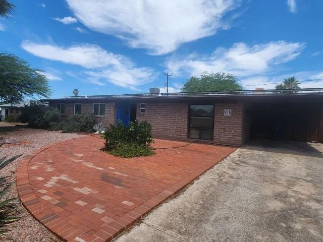 3 Bedroom Home for Rent at 5433 E 6th St, Tucson, AZ 85711 Highland Vista Cinco Via