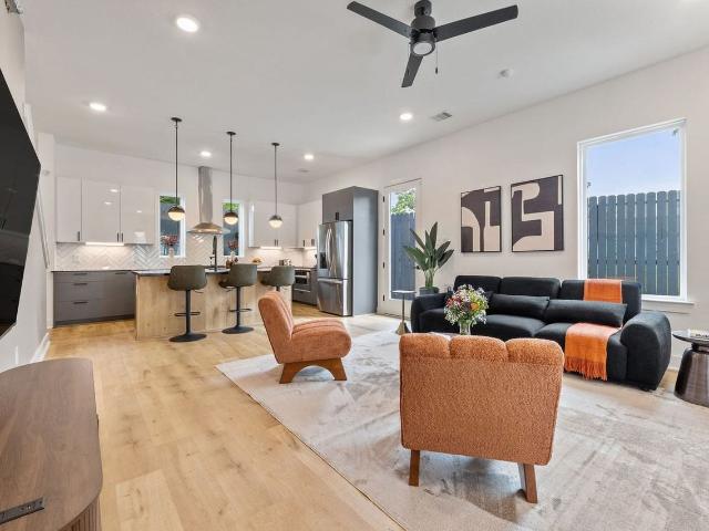 3 Bedroom Home for Rent at 5502 Texas St #1514806P, Houston, TX 77011 Second Ward