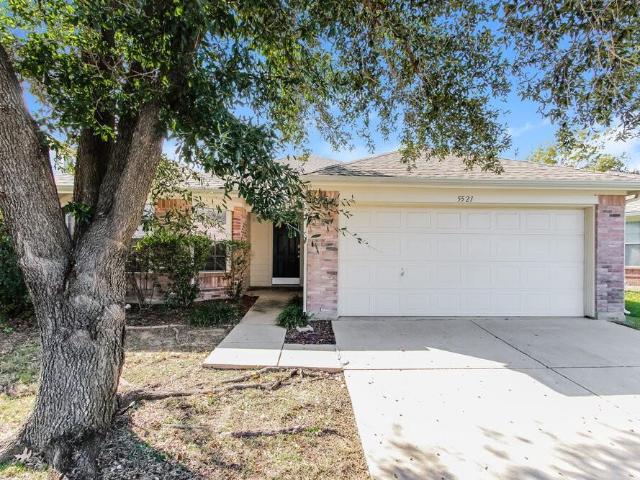 3 Bedroom Home for Rent at 5521 Hunters Bend Ln, Dallas, TX 75249