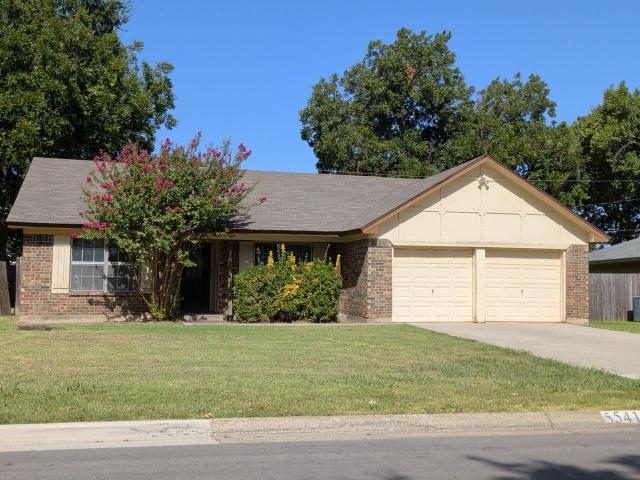 3 Bedroom Home for Rent at 5541 Wood View St, North Richland Hills, TX 76180 Holiday West