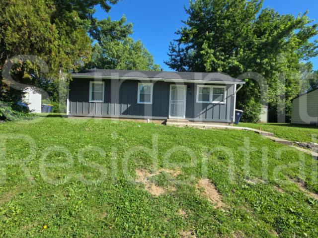 3 Bedroom Home for Rent at 5707 E 40th St, Kansas City, MO 64130 Vineyard Estates