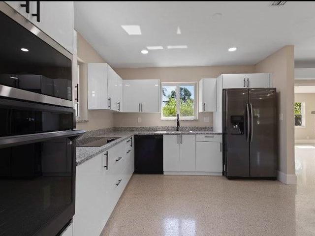 3 Bedroom Home for Rent at 570 Southeast 2nd Avenue, Pompano Beach, FL 33060