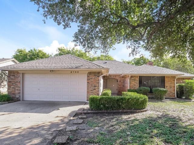 3 Bedroom Home for Rent at 5732 Bermuda Dr, North Richland Hills, TX 76180 Holiday West