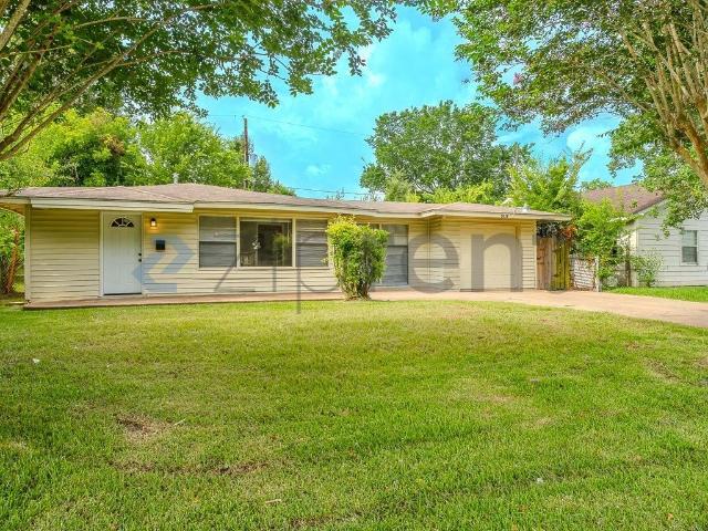 3 Bedroom Home for Rent at 5818 Glenhurst Dr, Houston, TX 77033 South Park