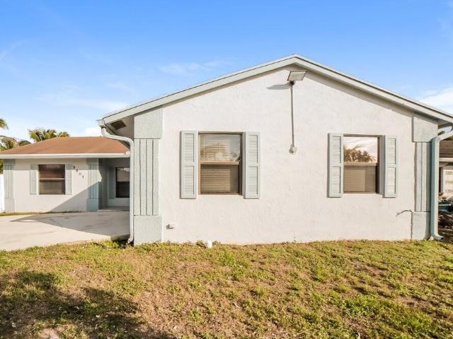 3 Bedroom Home for Rent at 5901 Lincoln Cir W, Greenacres, FL 33463 Lantana