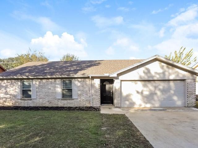 3 Bedroom Home for Rent at 6004 Cool Springs Dr, Arlington, TX 76001